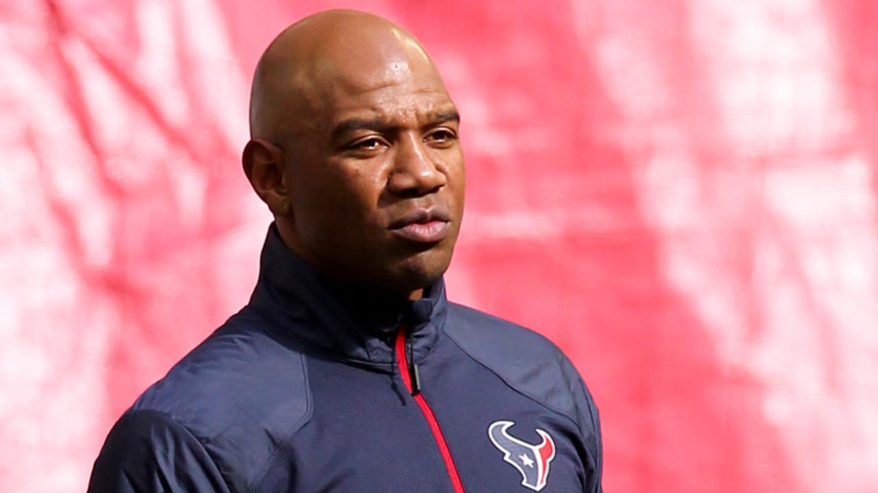 Bears add London as running backs coach
