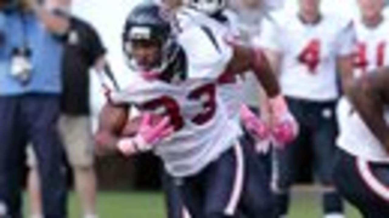 Troy Nolan signs with Bears