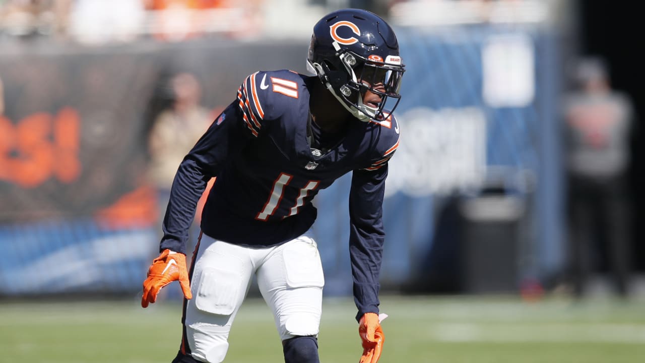 HIGHLIGHT: Darnell Mooney goes up high to snag 16-yard pass