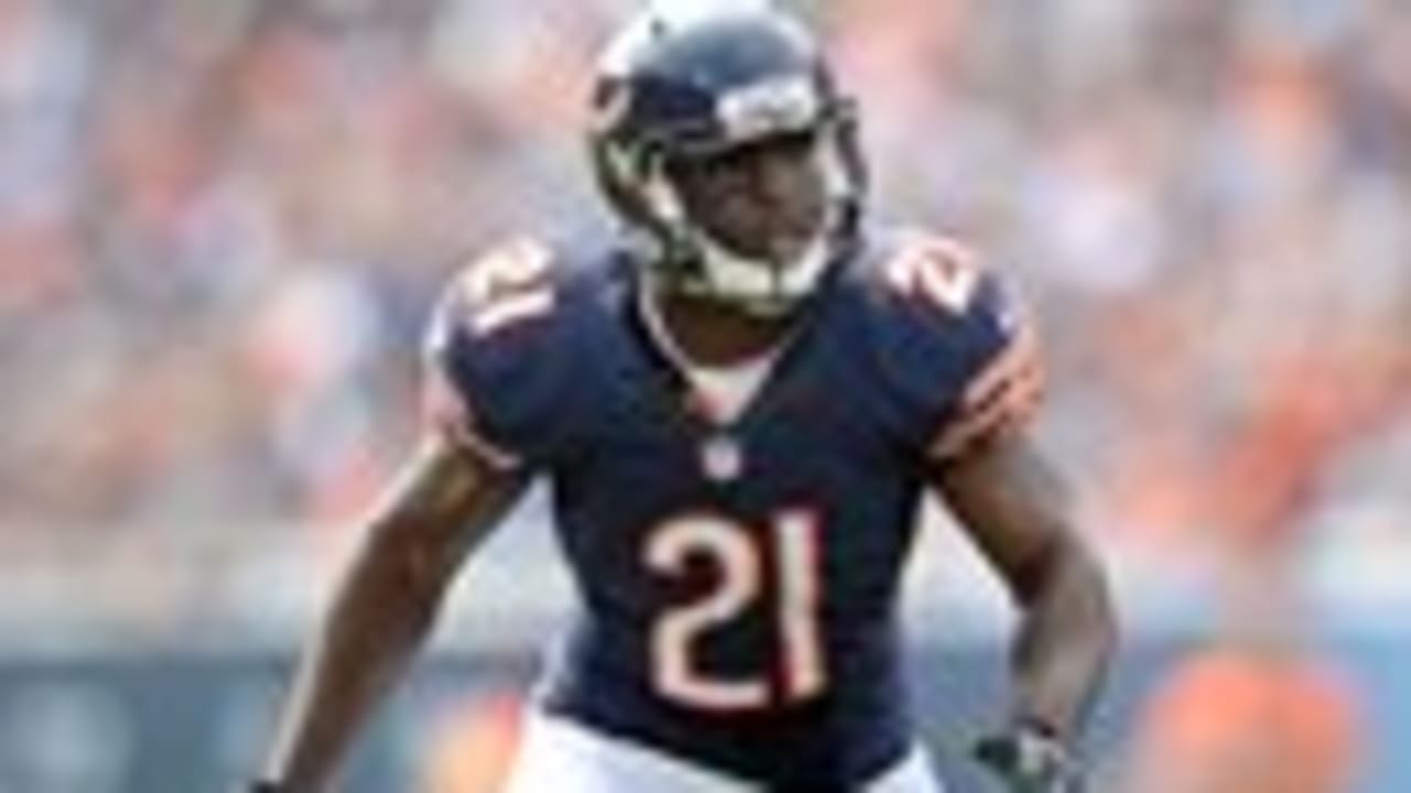 Major Wright signs with Buccaneers