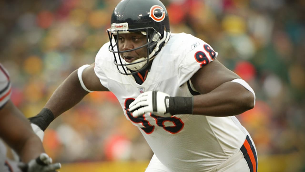 Ex-Bear Bryan Robinson dies at 41