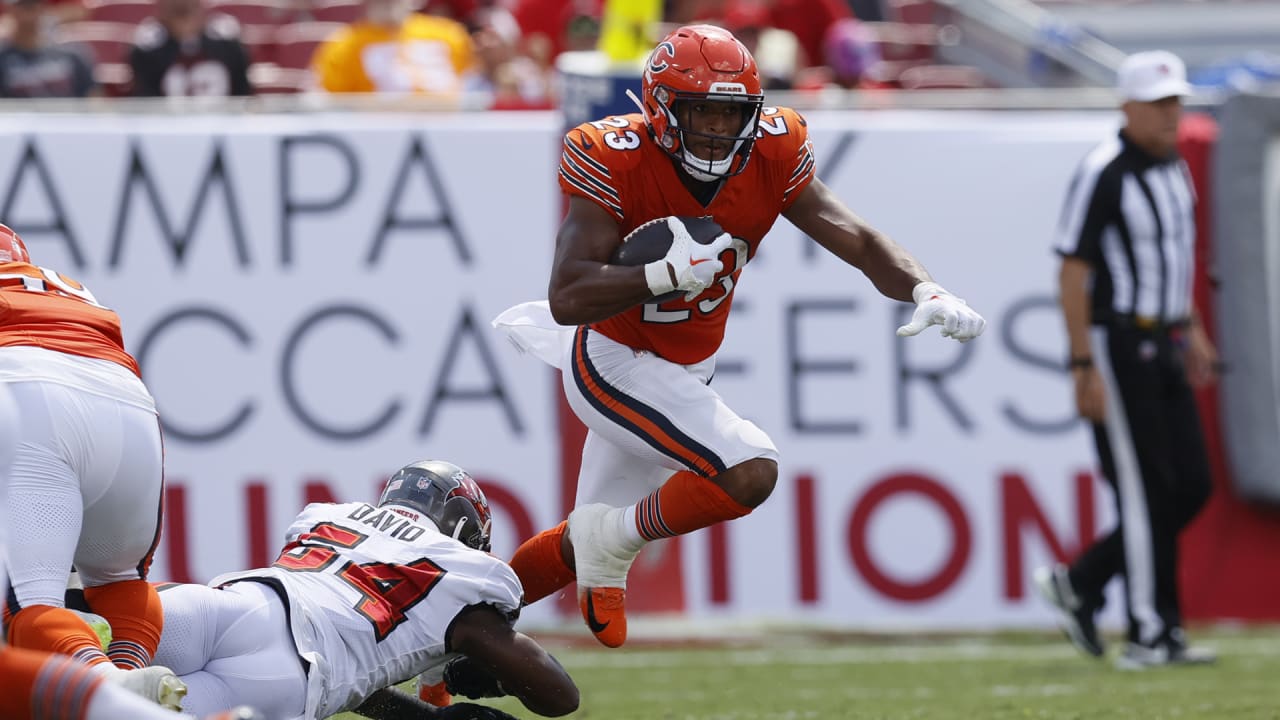 Roschon Johnson takes pitch for 29-yard gain