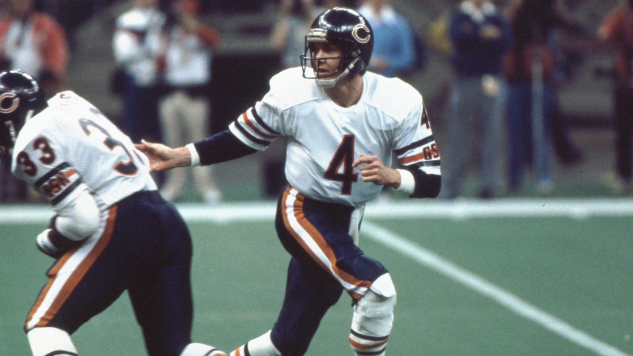 Ex-Bears Fuller, Gardocki to be honored