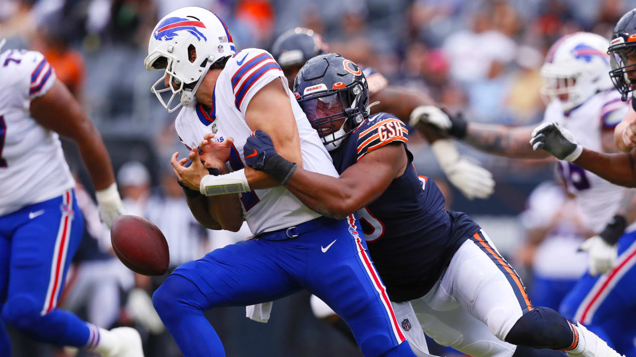 Trevis Gipson causes strip/sack, Caleb Johnson recovers