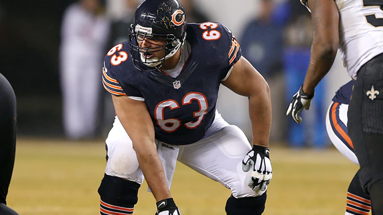 Roberto Garza Firma Una Extension de Contrato