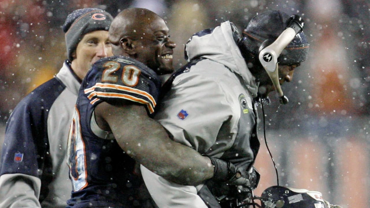 Thomas Jones reflects on 2006 NFC Championship