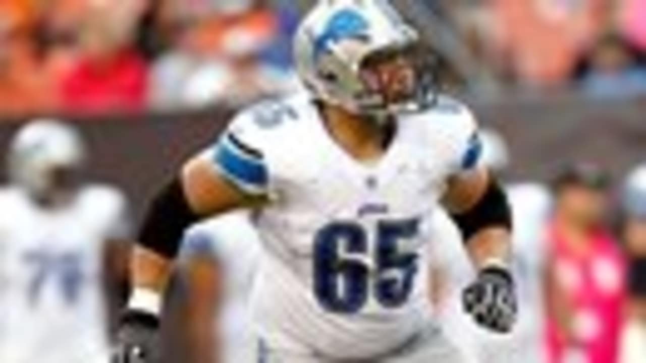 Bears sign OL Gandy, waive DE Merrell