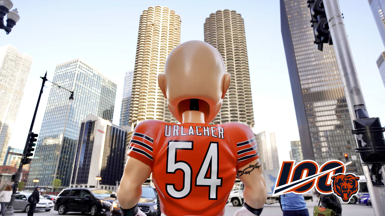 Life-sized Bears bobbleheads around Chicago