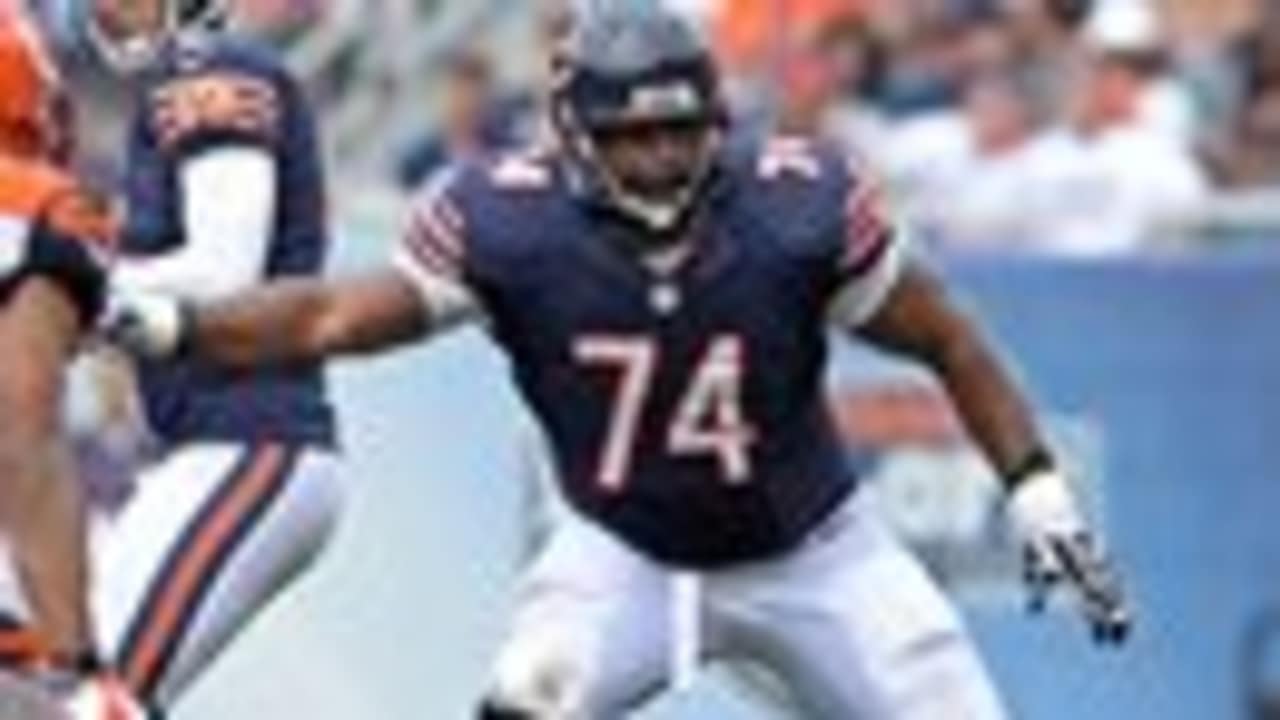Bushrod sits out practice with injury