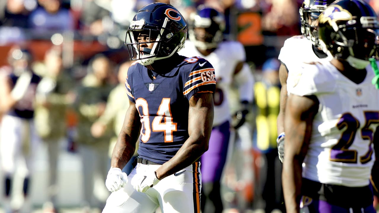 Justin Fields finds Marquise Goodwin over middle for 22 yards