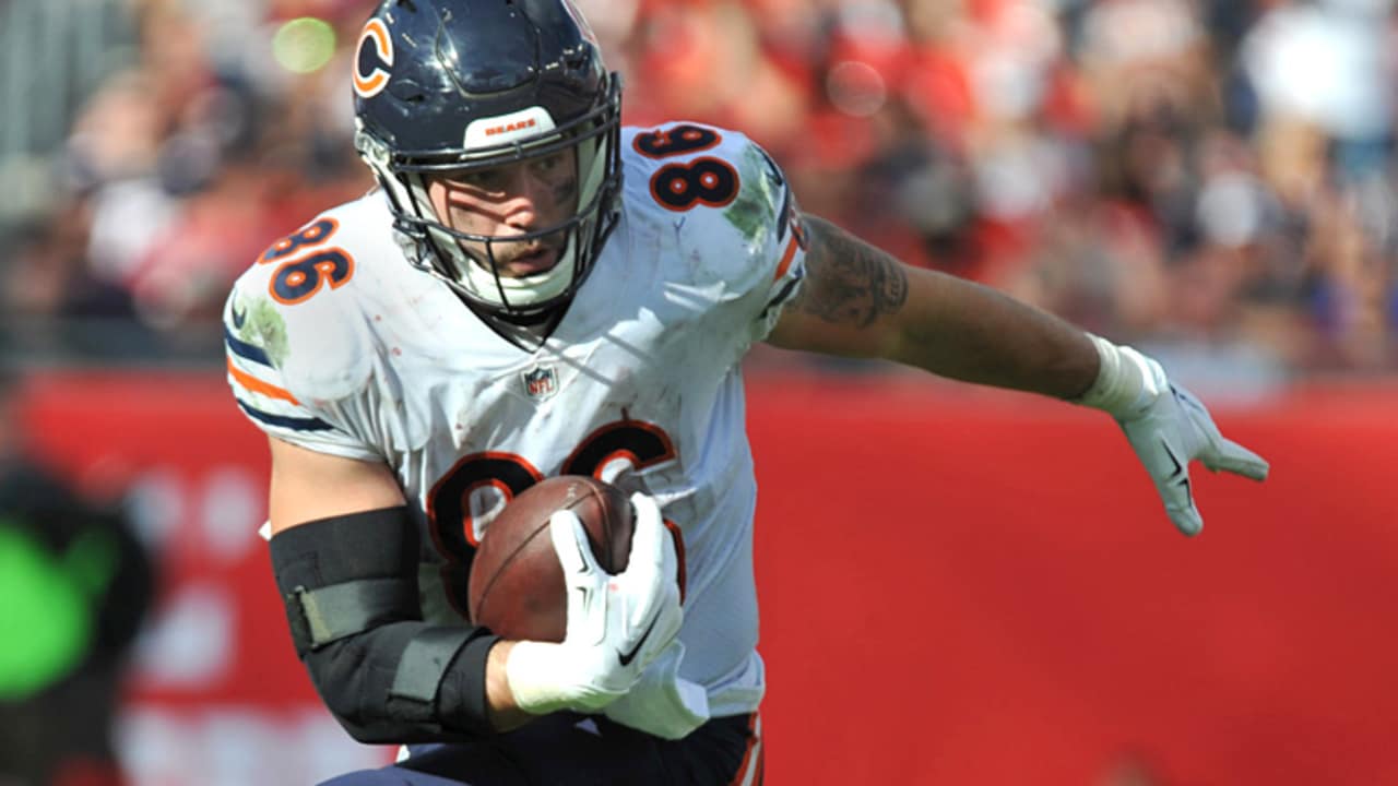 Bears agree to terms with Zach Miller