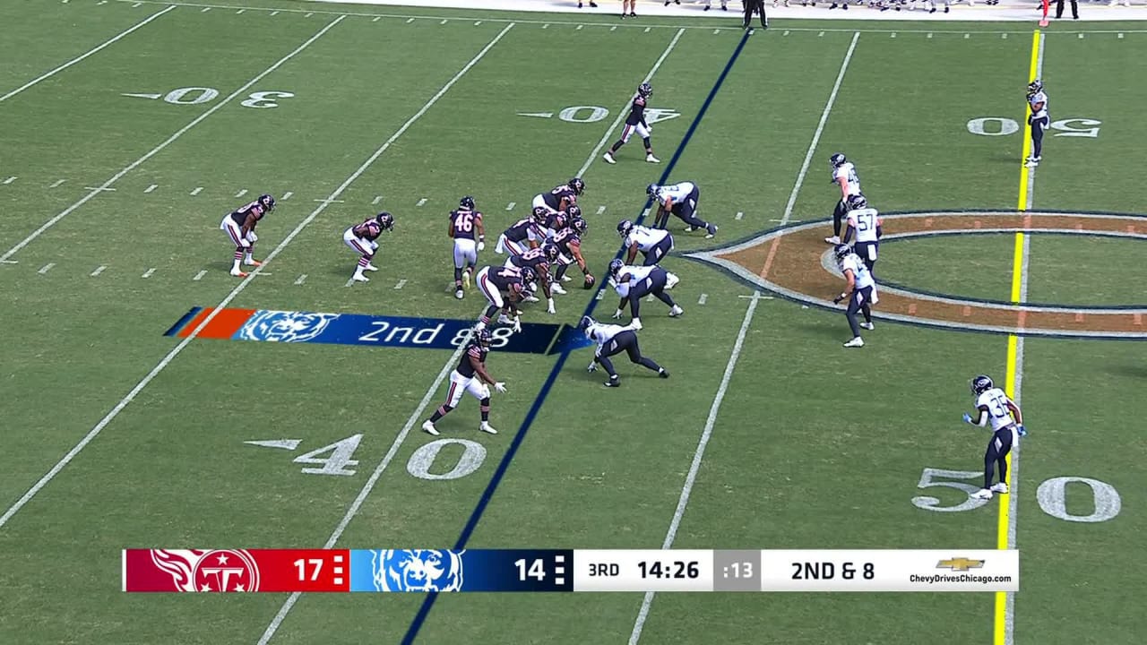 Roschon Johnson goes beast mode on way to 24-yard run