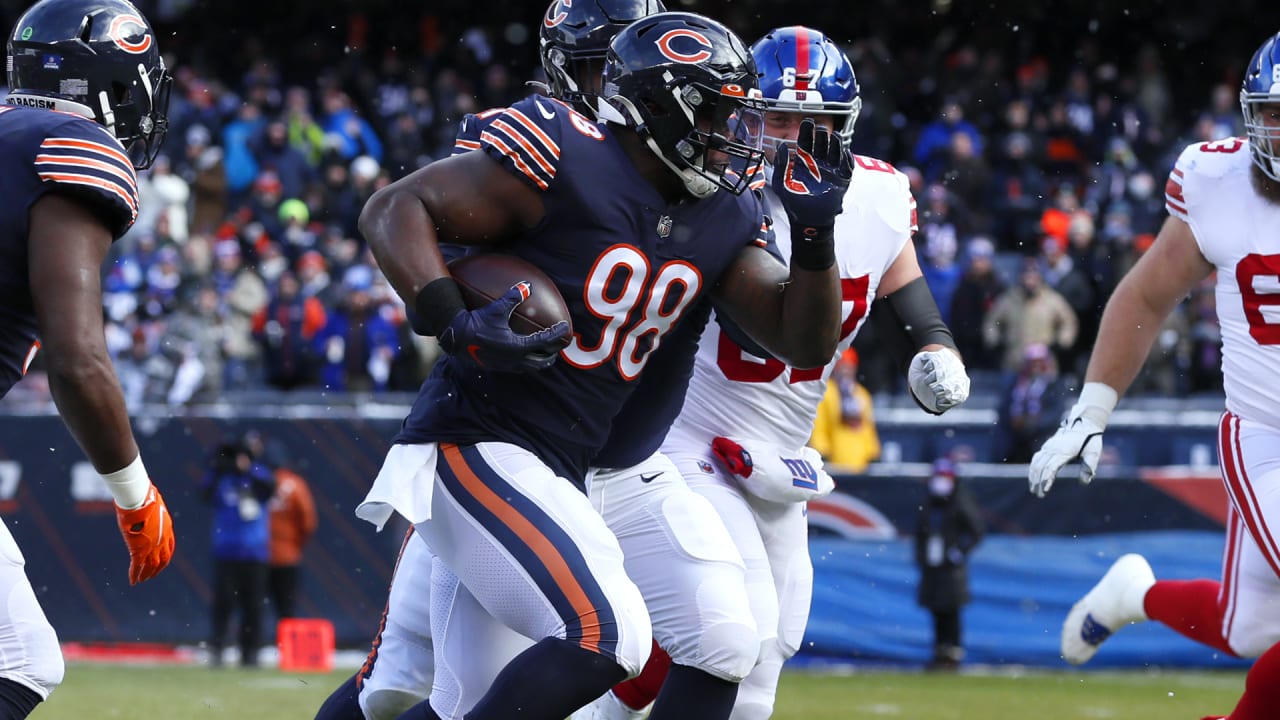 Trevis Gipson forces strip/sack, Bilal Nichols recovers