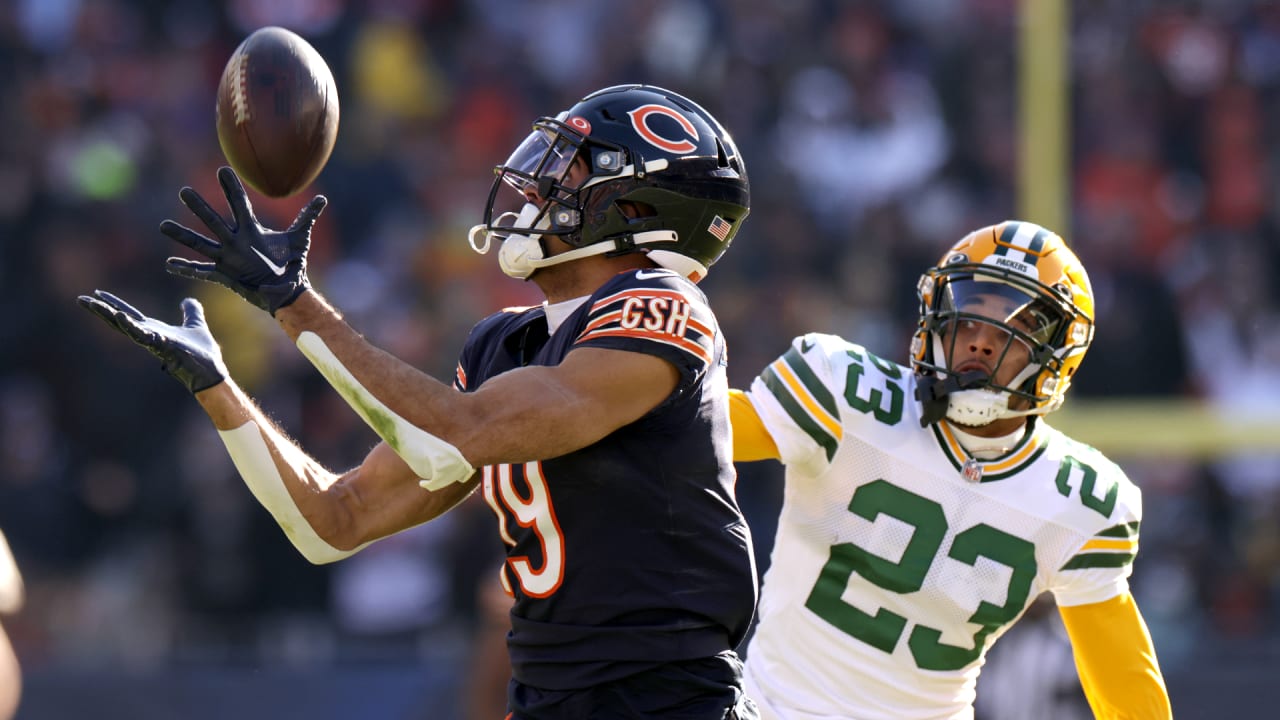 Justin Fields rainbows perfect throw to Equanimeous St. Brown for 56 ...