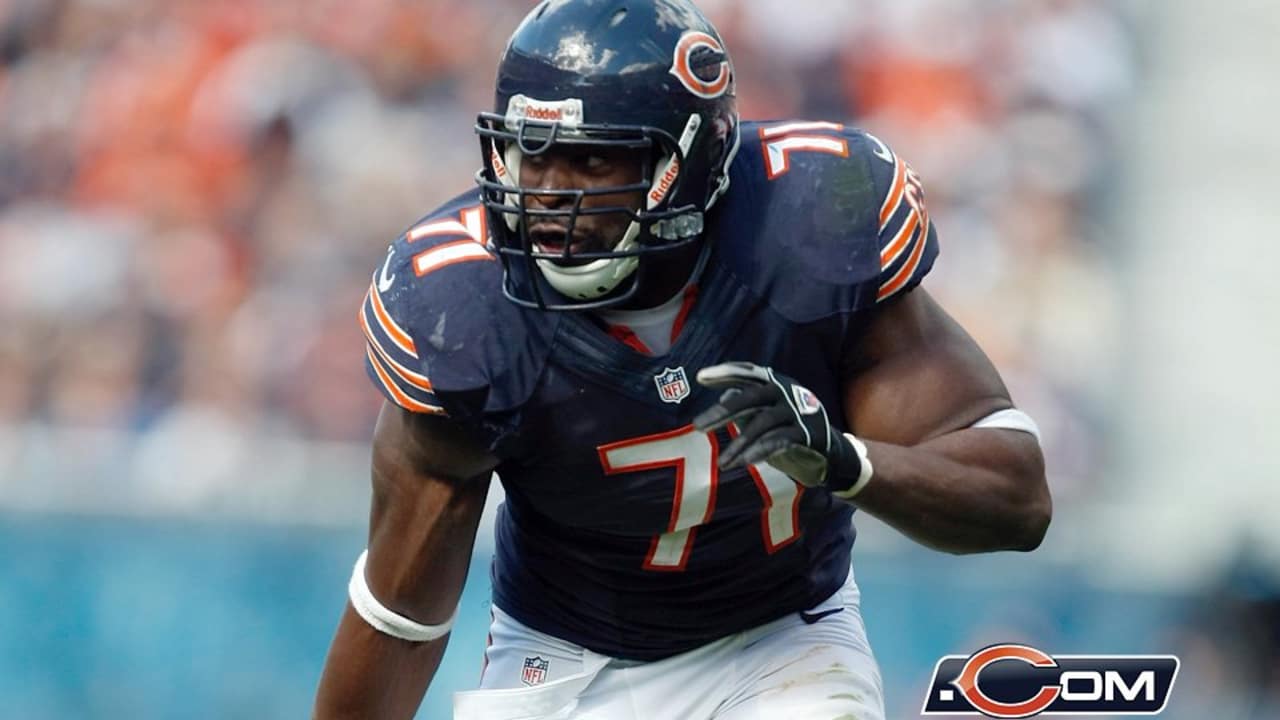 Bears sign Israel Idonije