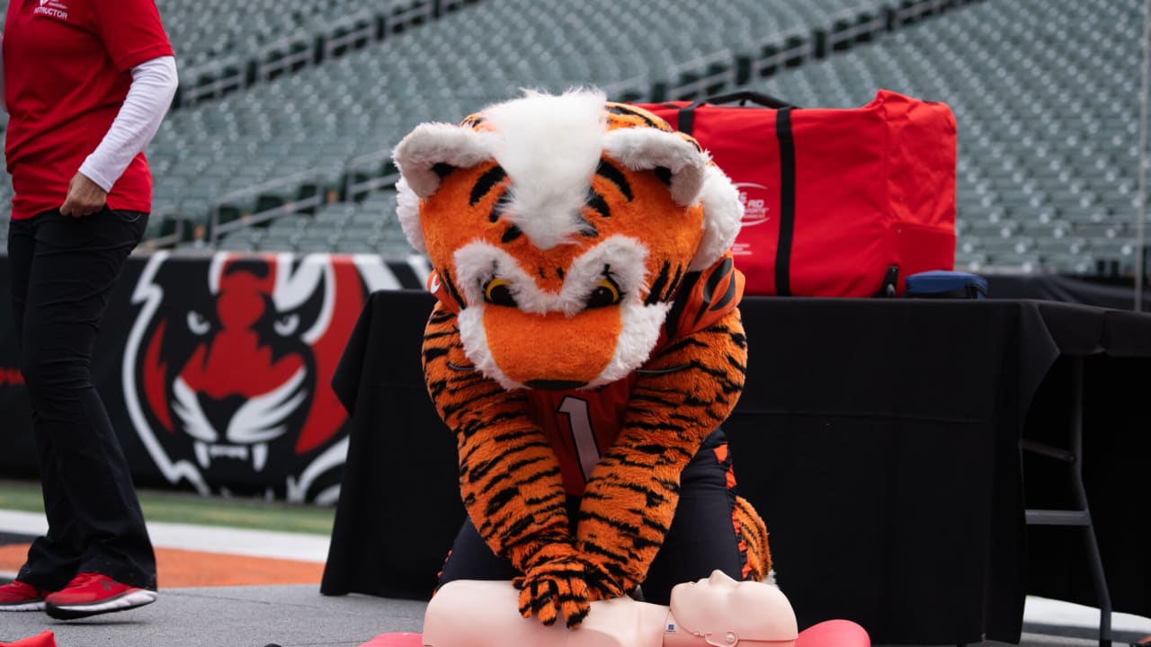 Photos: Bengals Host CPR Training Event