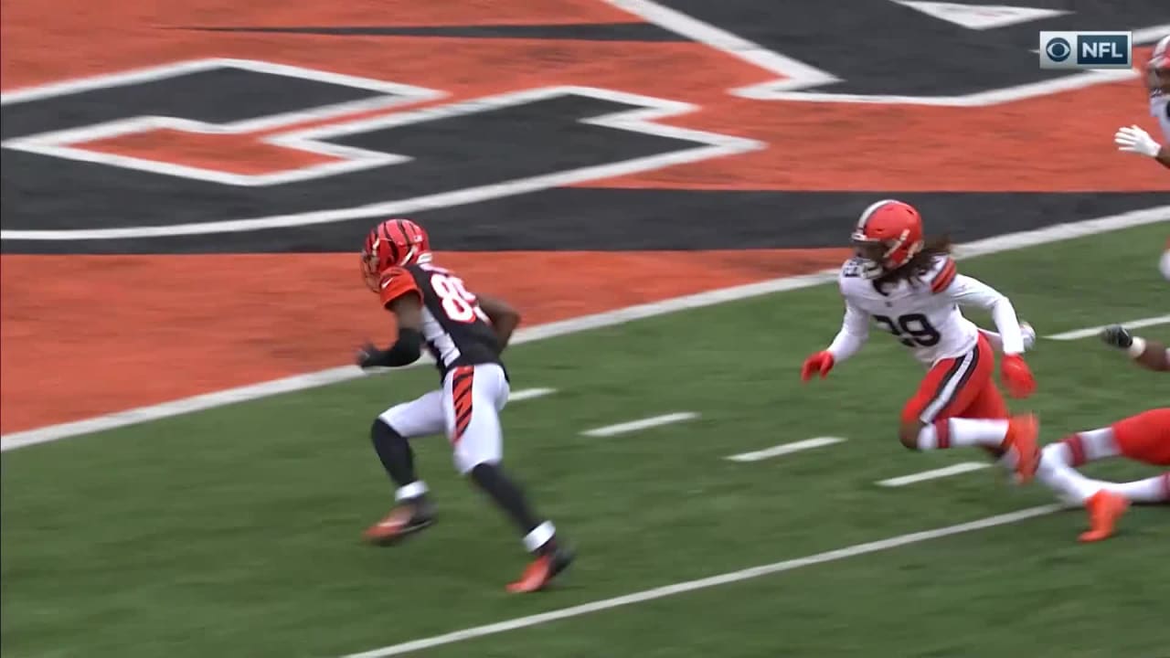 Tee Higgins catches for a 16-yard Touchdown vs. Cleveland Browns