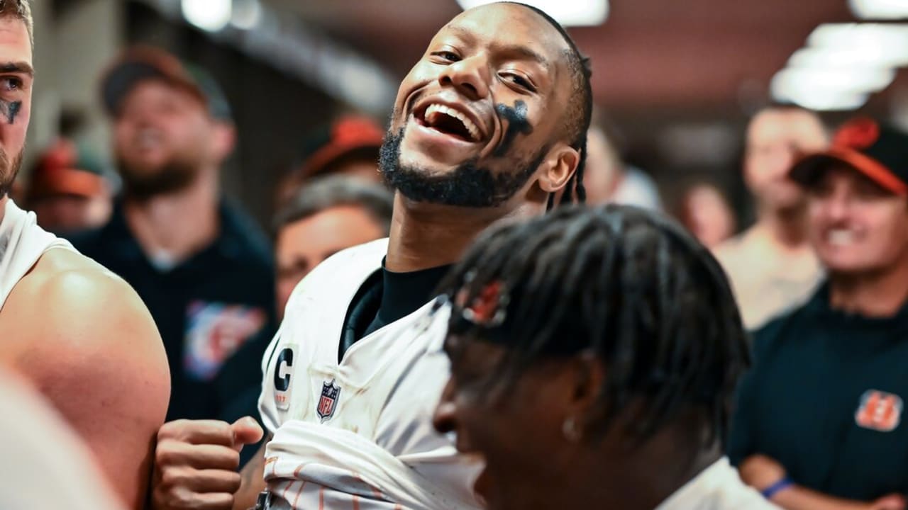 Photos; Best Of Locker Room Celebration | Week 8 at San Francisco