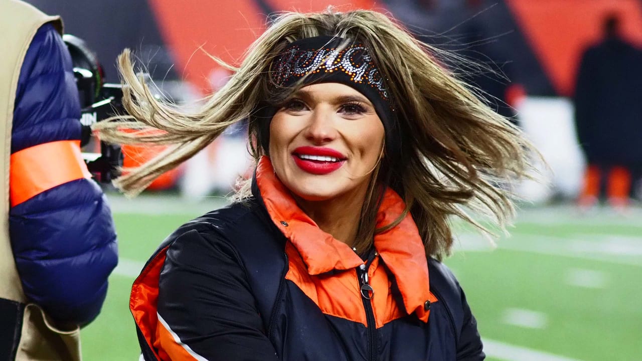 Photo Gallery | Ben-Gal Cheerleaders | Bengals vs. Raiders