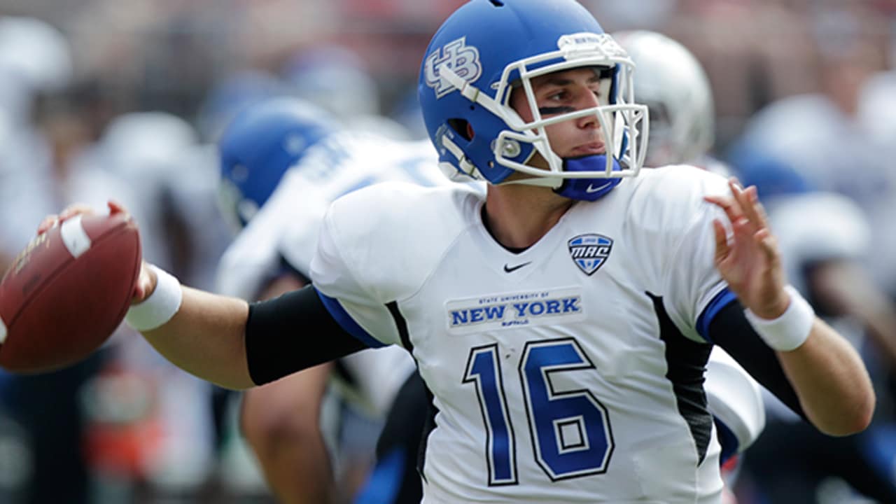 Notes: QB move; Boyd signs