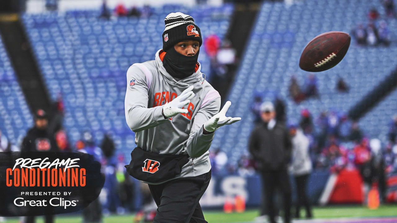 Photos: Bengals Warm Up for Divisional Match