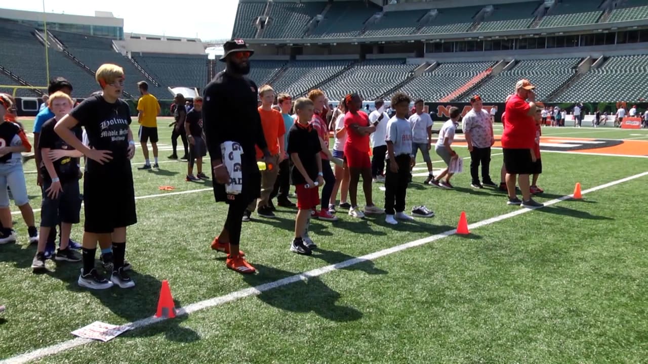 Bengals in the Community | Play 60 Holmes Middle School Bengals in the Community | Play 60 Holmes Middle School