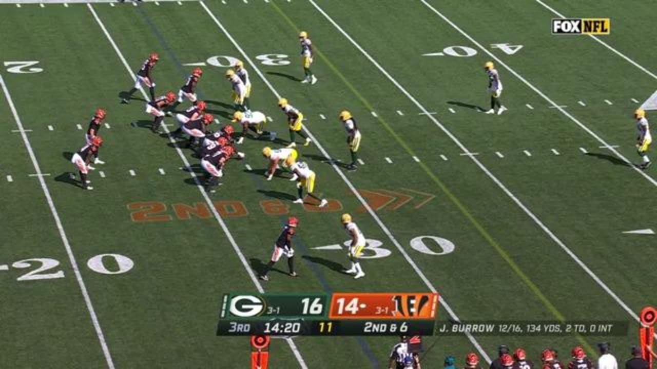 Ja'Marr Chase surpasses 100 yards receiving on 28-yard grab Ja'Marr Chase surpasses 100 yards receiving on 28-yard grab