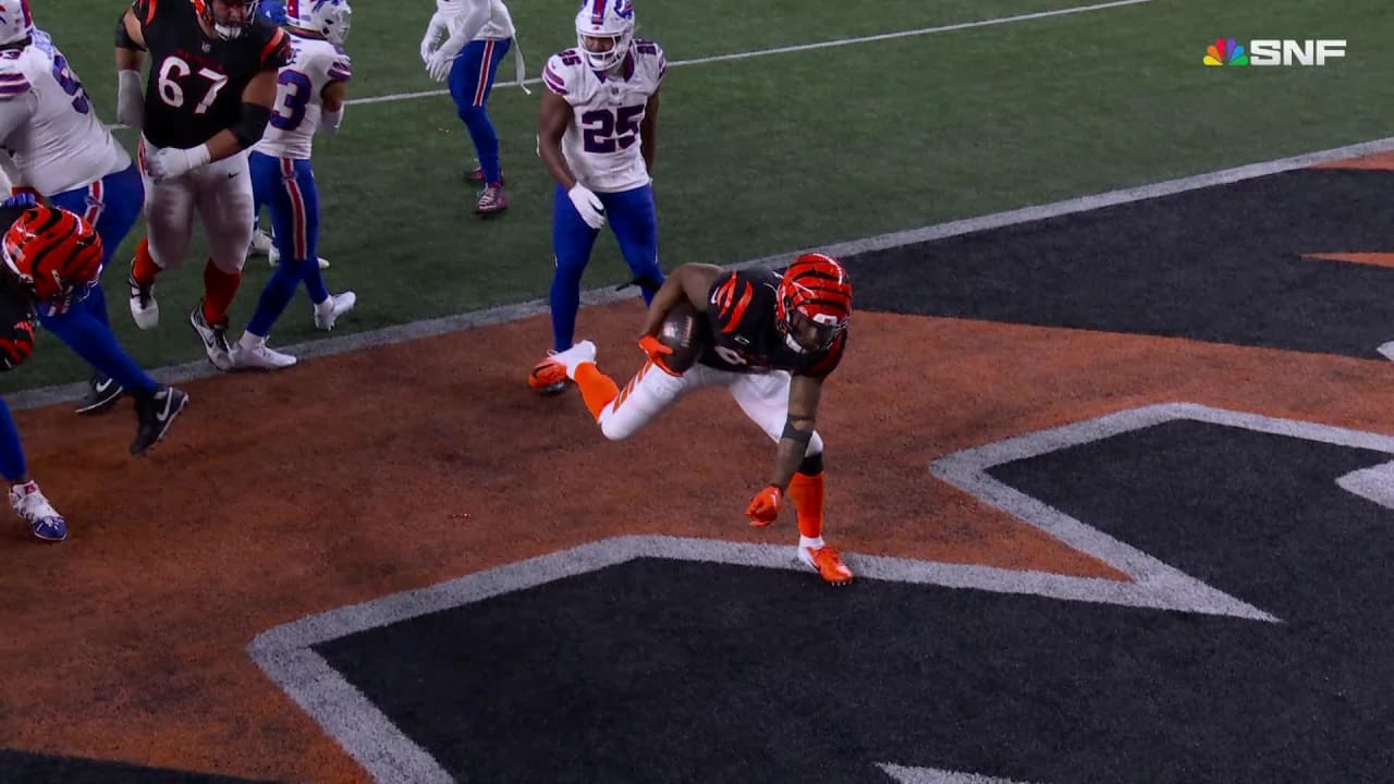 Mixon's third-down TD scamper puts Bengals back on top on 'SNF'