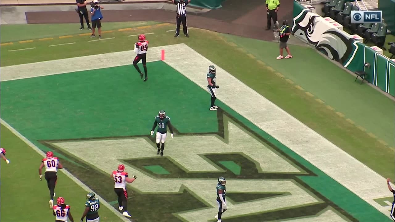 Tee Higgins catches for a 4-yard Touchdown vs. Philadelphia Eagles
