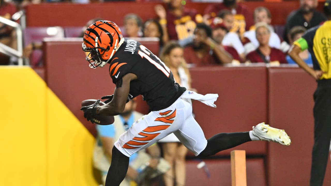 Shedrick Jackson couldn't possibly be more open on 34-yard TD catch