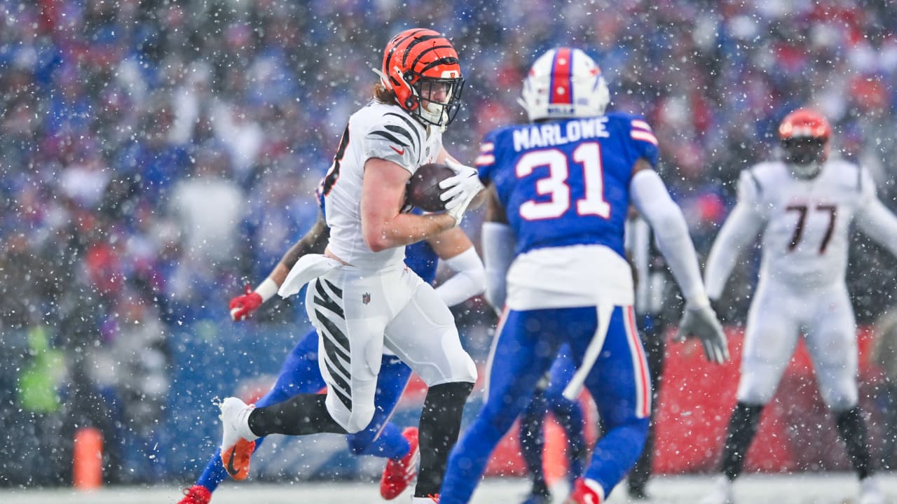 Hayden Hurst 18 Yard Gain | Divisional Bengals Highlights vs. Buffalo Bills