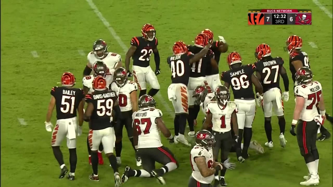 Trayvon Henderson intercepts the Ryan Griffin pass vs. Tampa Bay Buccaneers