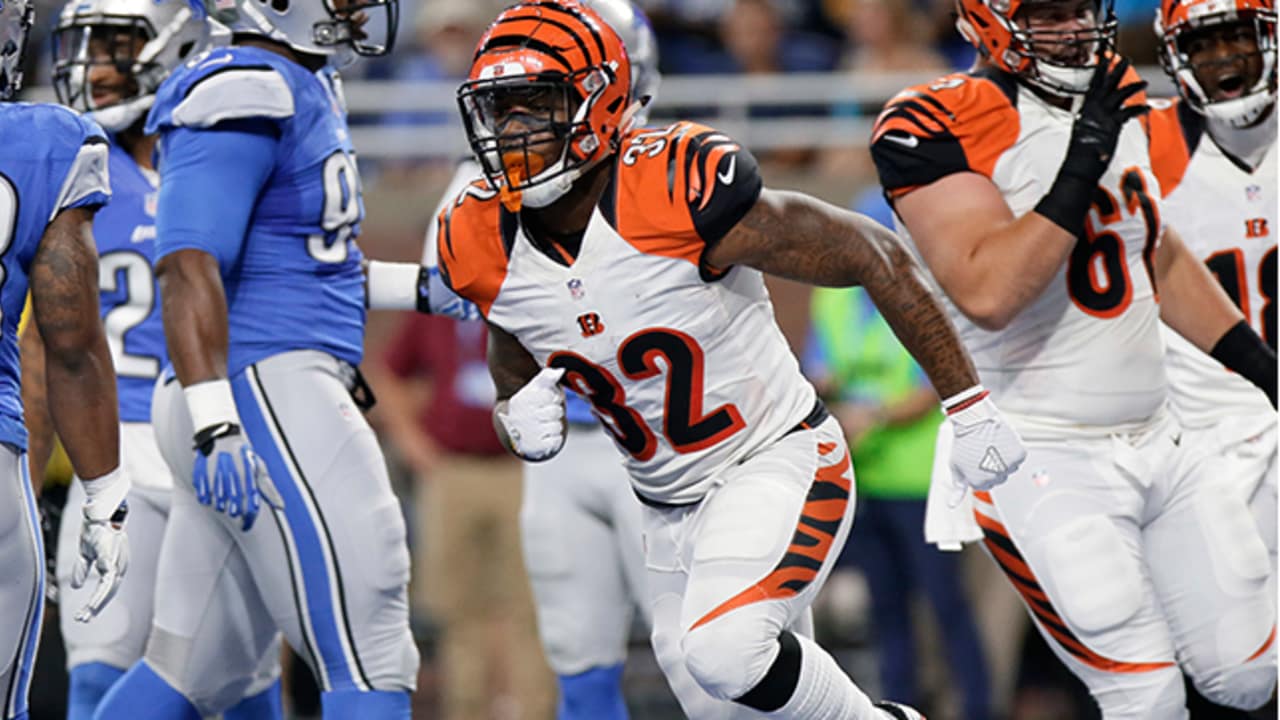 Bengals maul Lions in complete effort