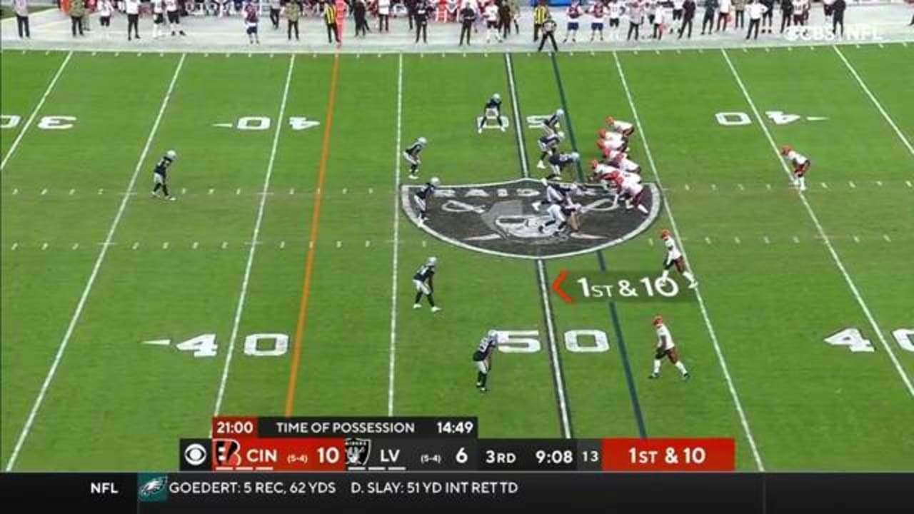 Mixon's fake flea flicker nearly works to perfection before slipping