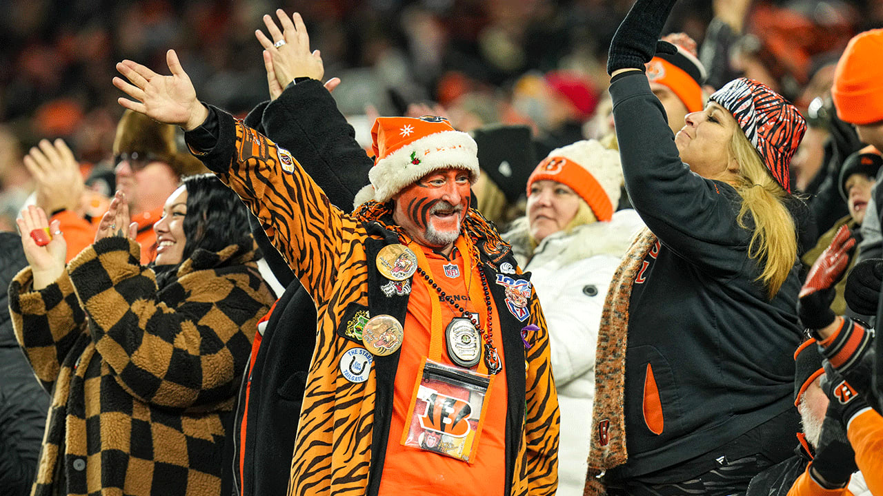 Photos: Around the Stadium for Week 13
