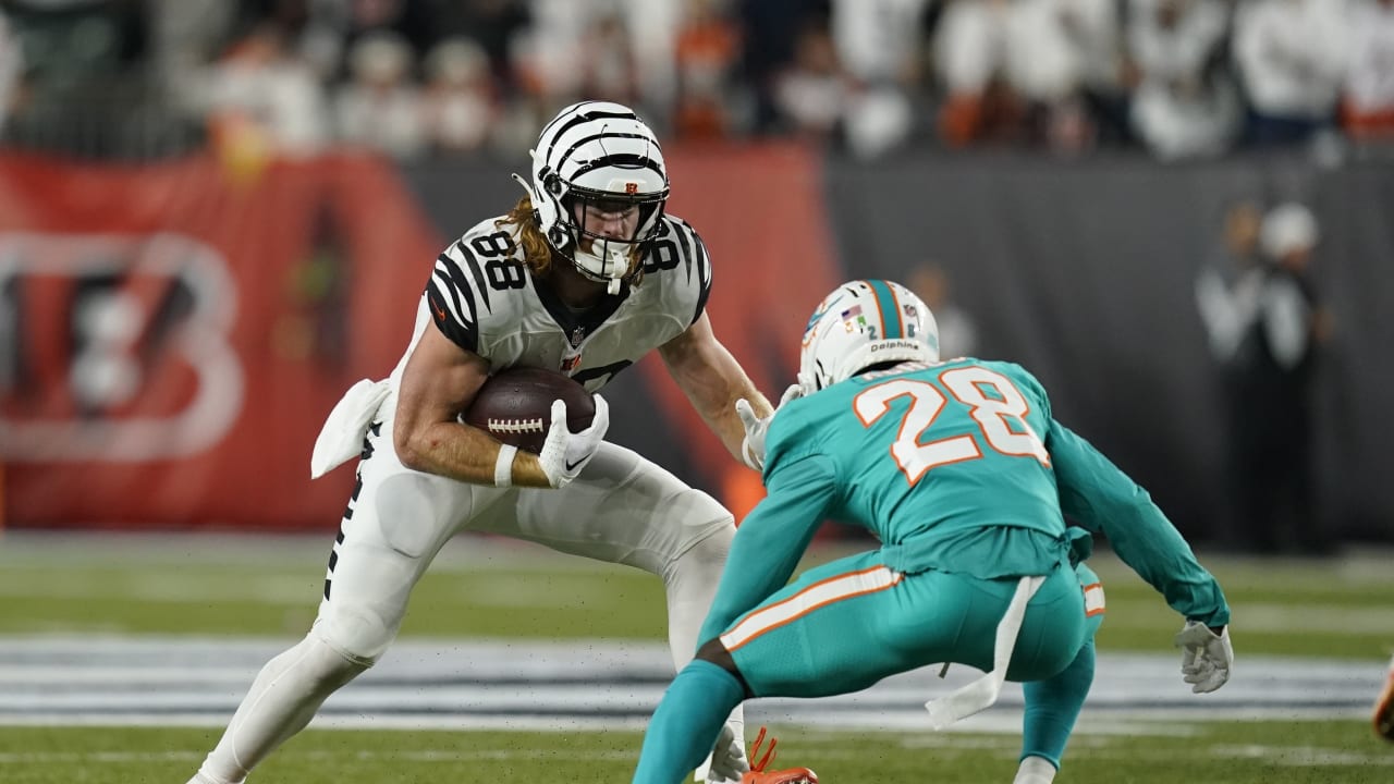 Hayden Hurst 19 Yard Gain | Week 4 Against Dolphins Highlights