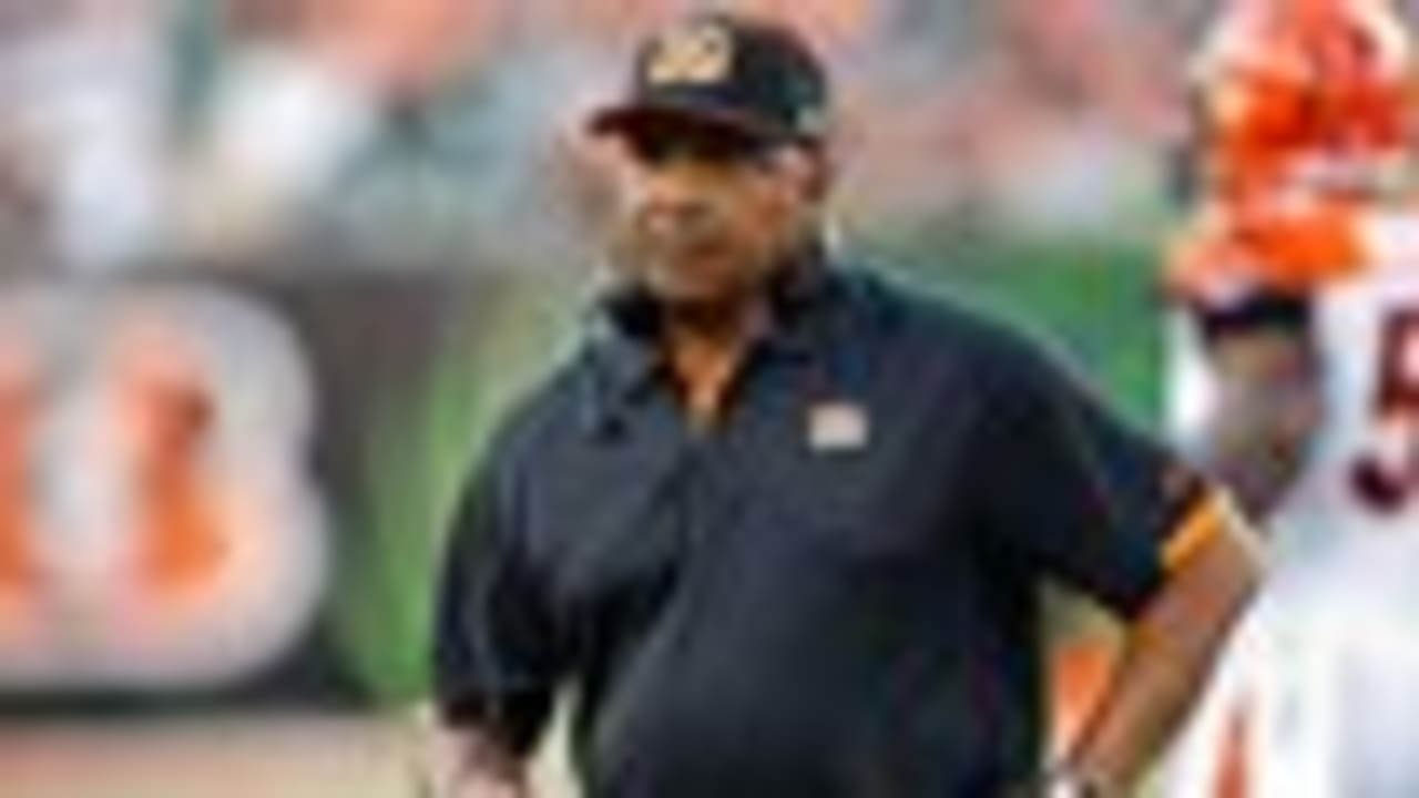 Lewis finds the kids again