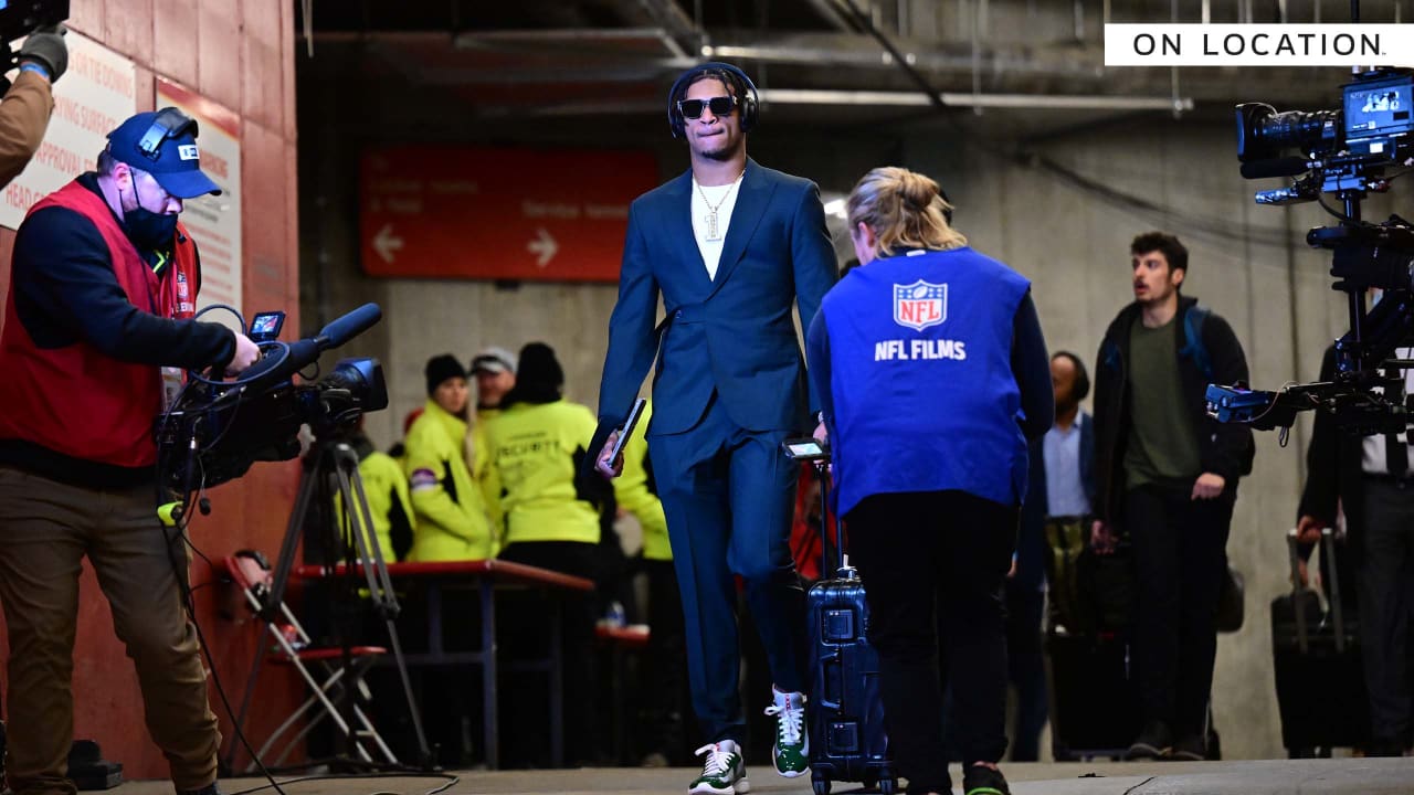 Photo Gallery: Bengals Arrive To GEHA Field at Arrowhead Stadium For ...