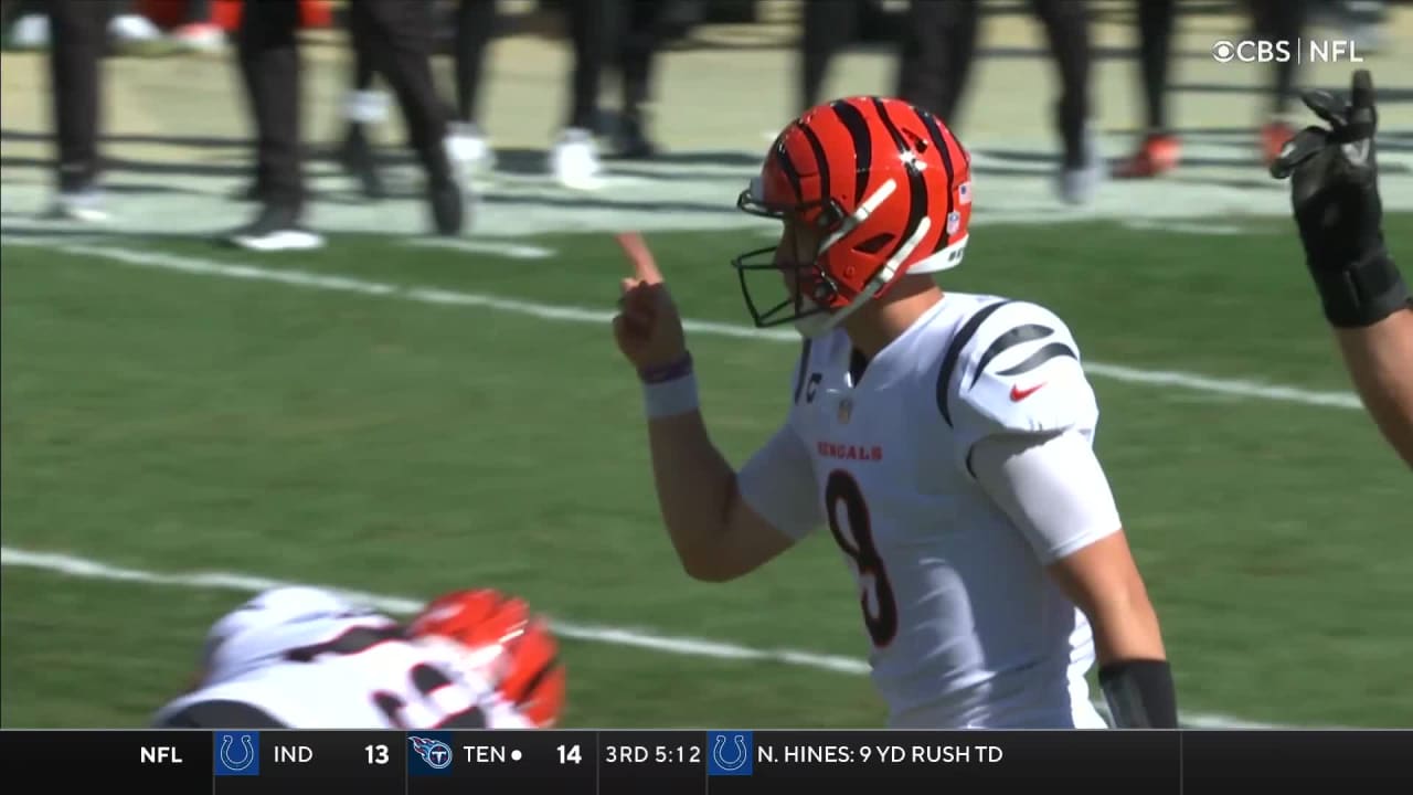JaMarr Chase catches a 9-yard touchdown pass from Joe Burrow