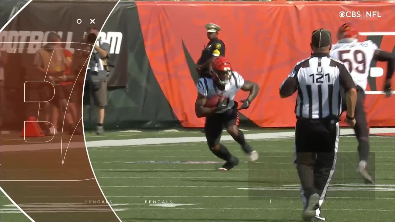 Trayvon Henderson intercepts the Reid Sinnett pass vs. Miami Dolphins