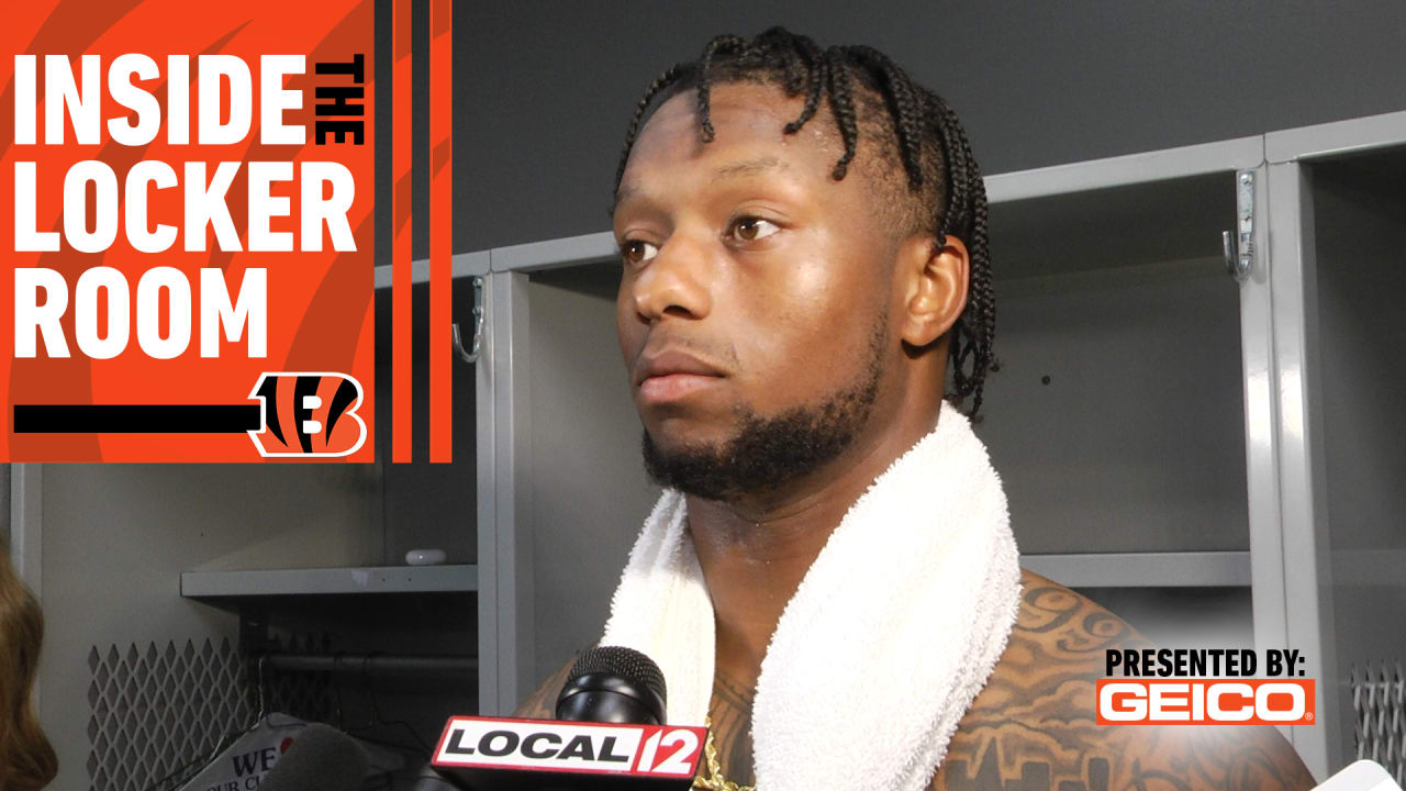 Mixon: "In the second half we were connected and playing together"