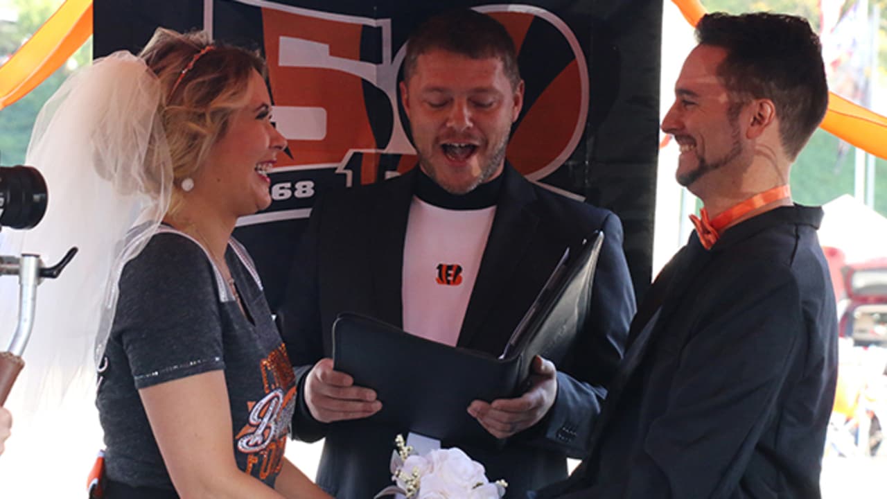 Bengals Fans Marry at Tailgate Ceremony