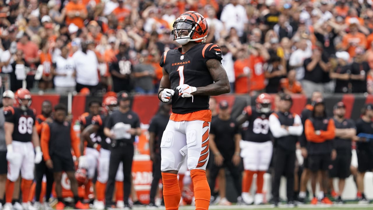 Can't-Miss Play: Ja'Marr Chase's ONE HANDER TD ties game with :02 remaining