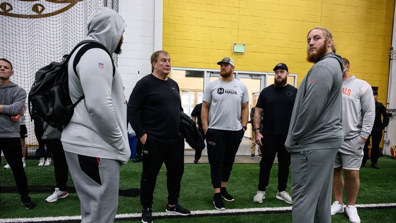 Photos: Bengals Walk Through Practice Before Christmas Eve