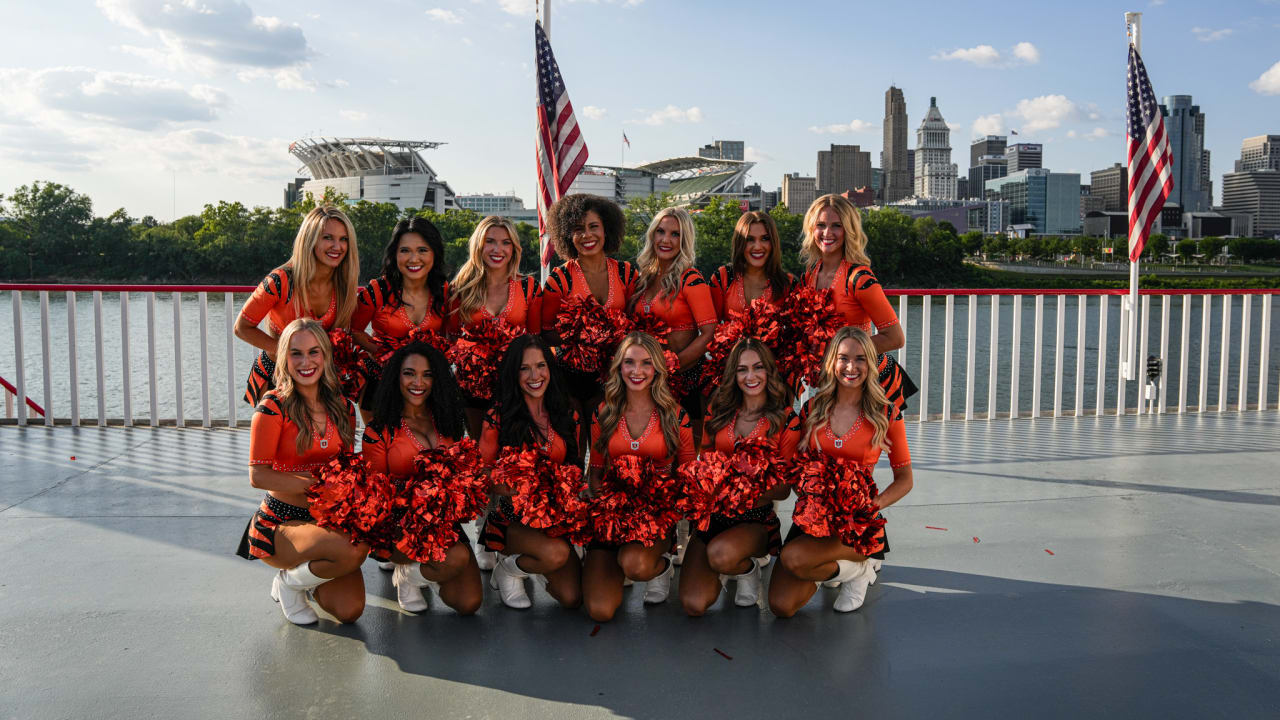 Photos: Ben-Gal Cheerleaders Are On A Boat