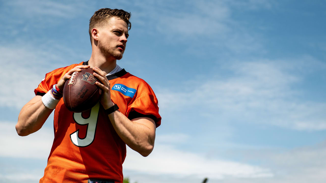 Burrow Throws Pop Into His Rehab With Some Fine-Tuning