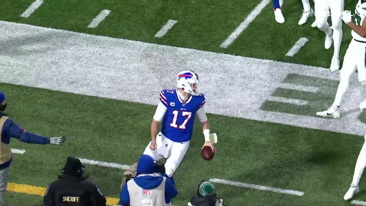 Josh Allen nearly outruns the defense on 32-yard rush | Bills vs. Jets