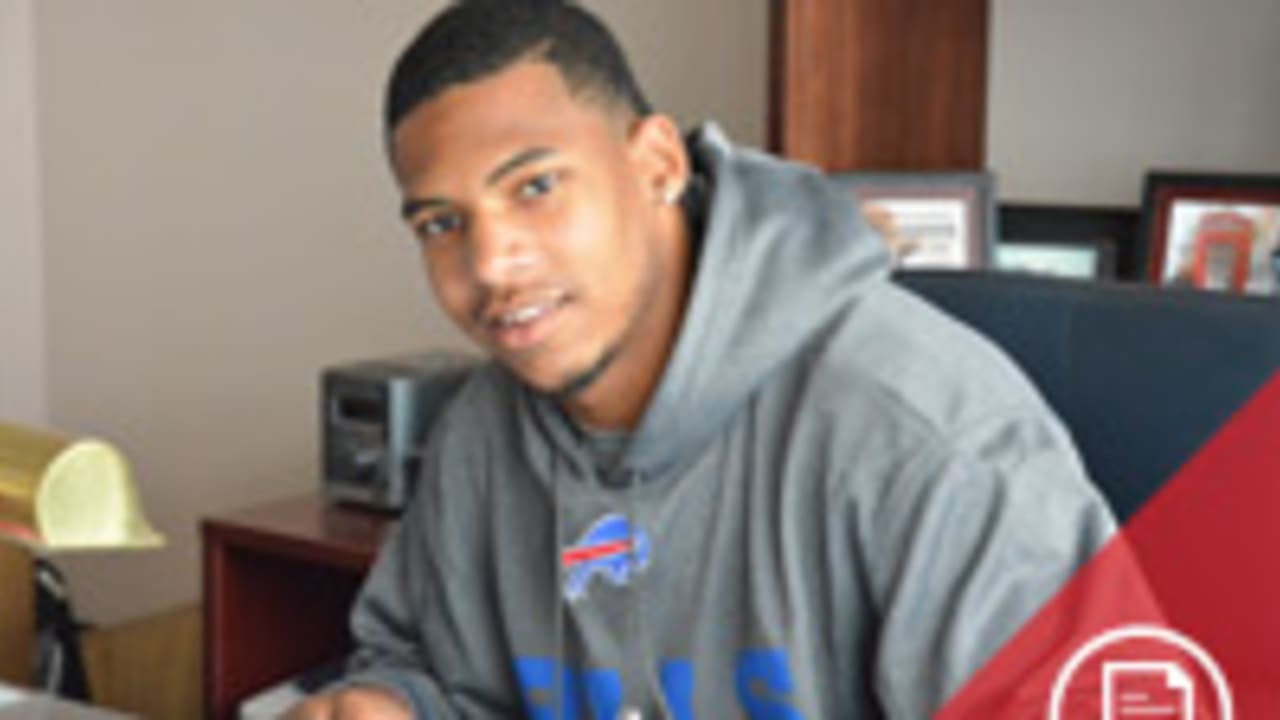 WR Lewis signs rookie contract with Bills