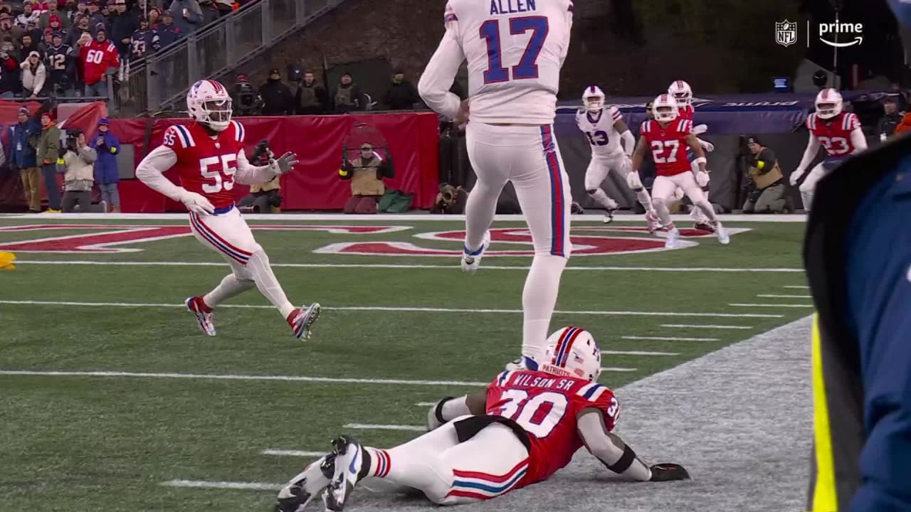 Josh Allen scrambles and finds Gabe Davis for the touchdown | Bills at Patriots