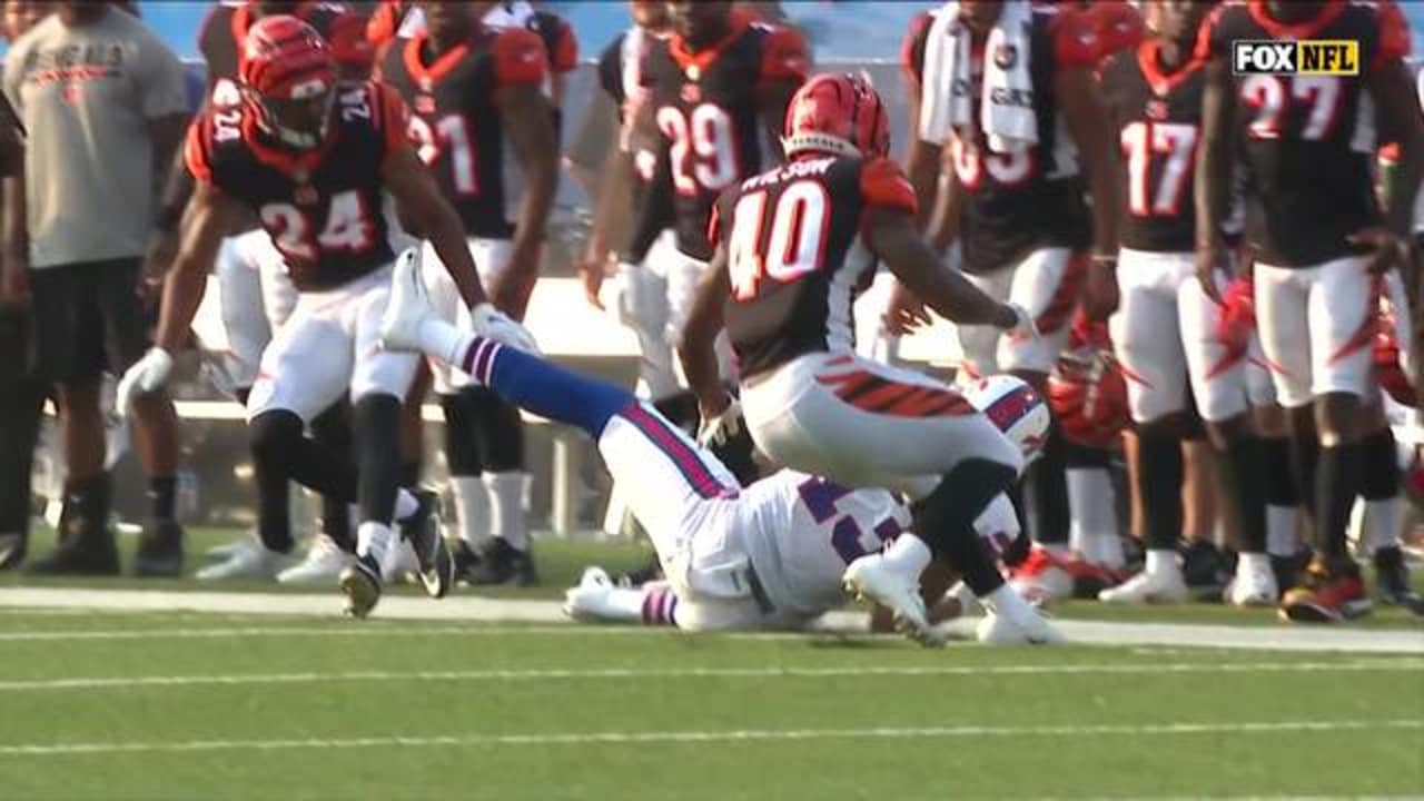 Kelvin Benjamin rises up for sideline catch